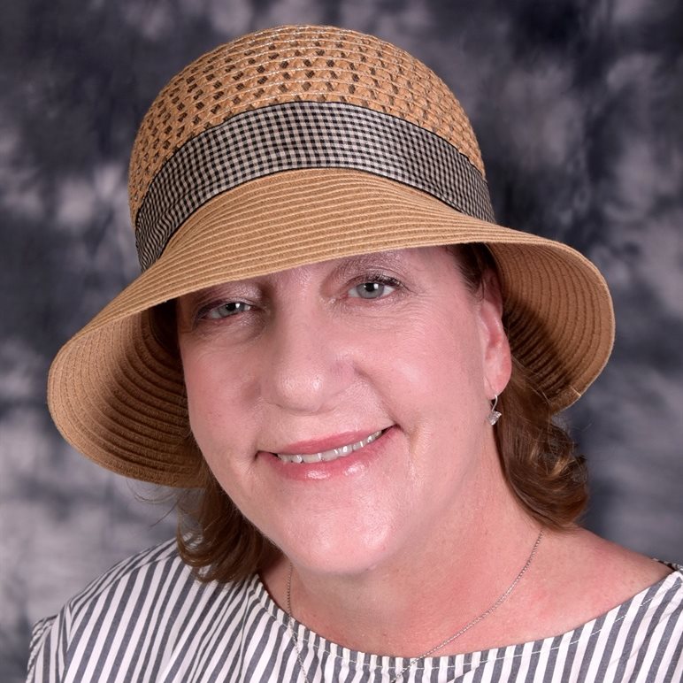 Leslie Patterson's Instagram, Twitter & Facebook on IDCrawl